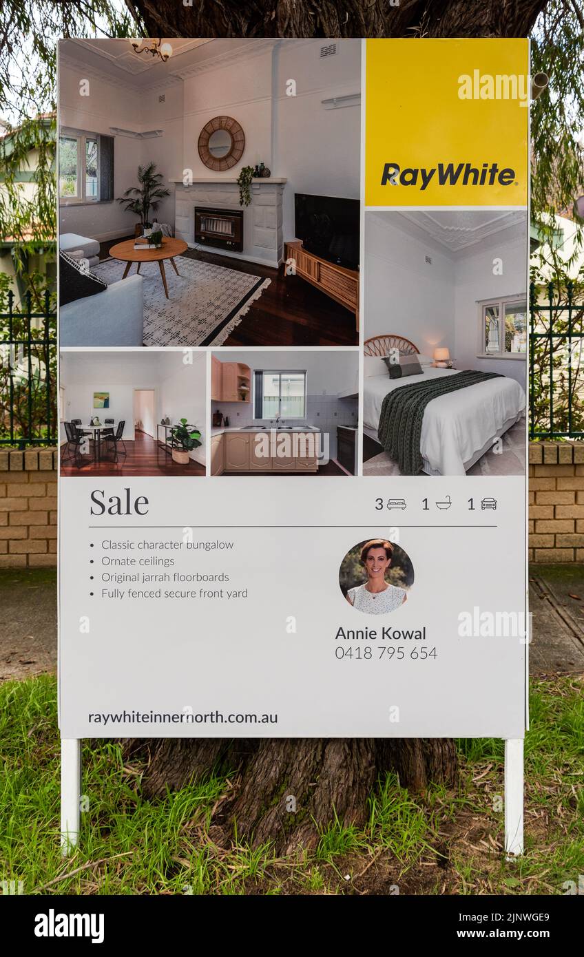 For sale sign on Australian property Stock Photo - Alamy