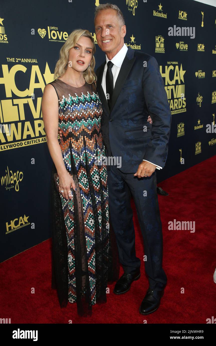 13 August 2022 Beverly Hills, California - Rhea Seehorn, Patrick Fabian ...