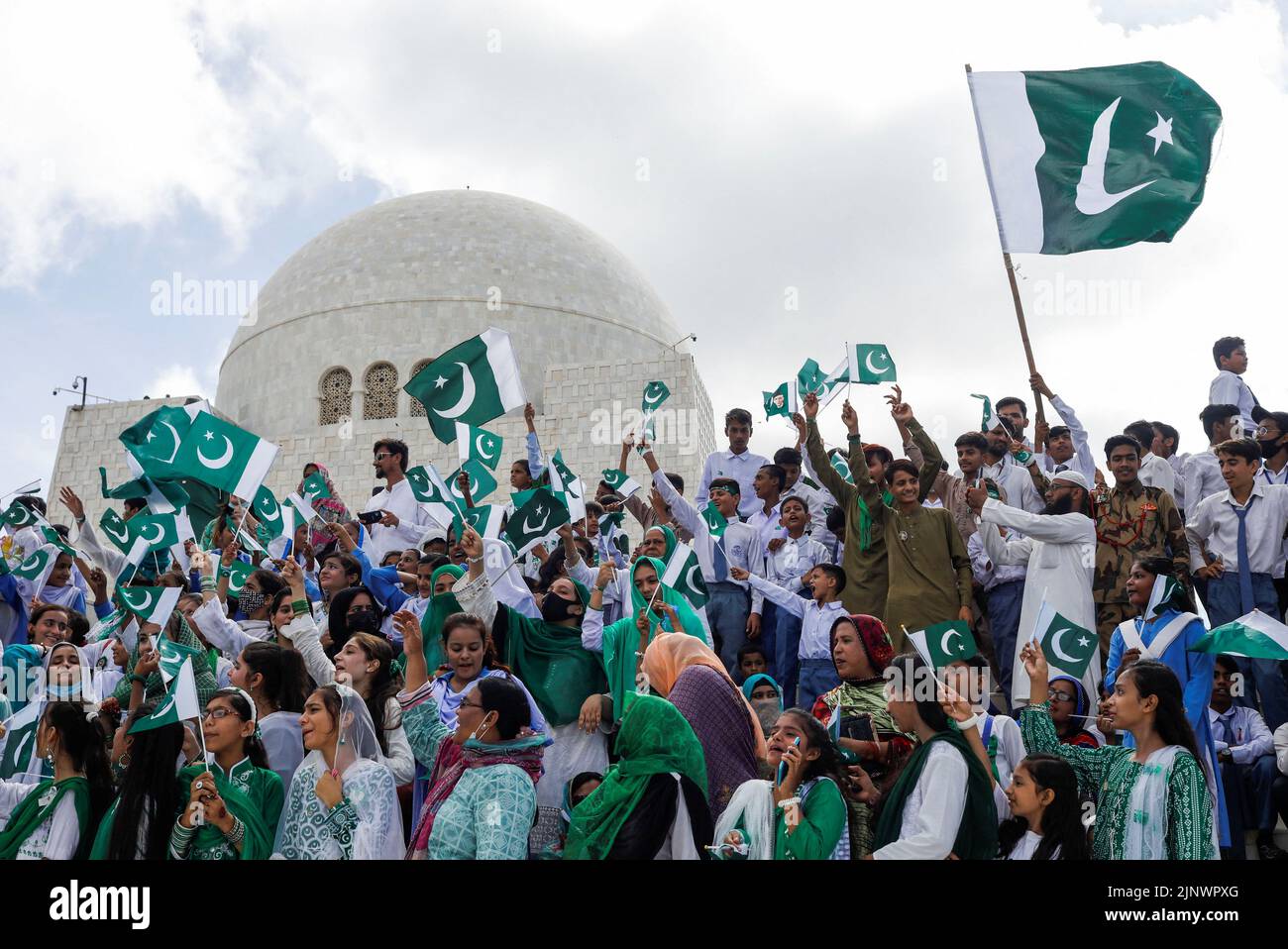 Pakistans national flags hi-res stock photography and images - Alamy