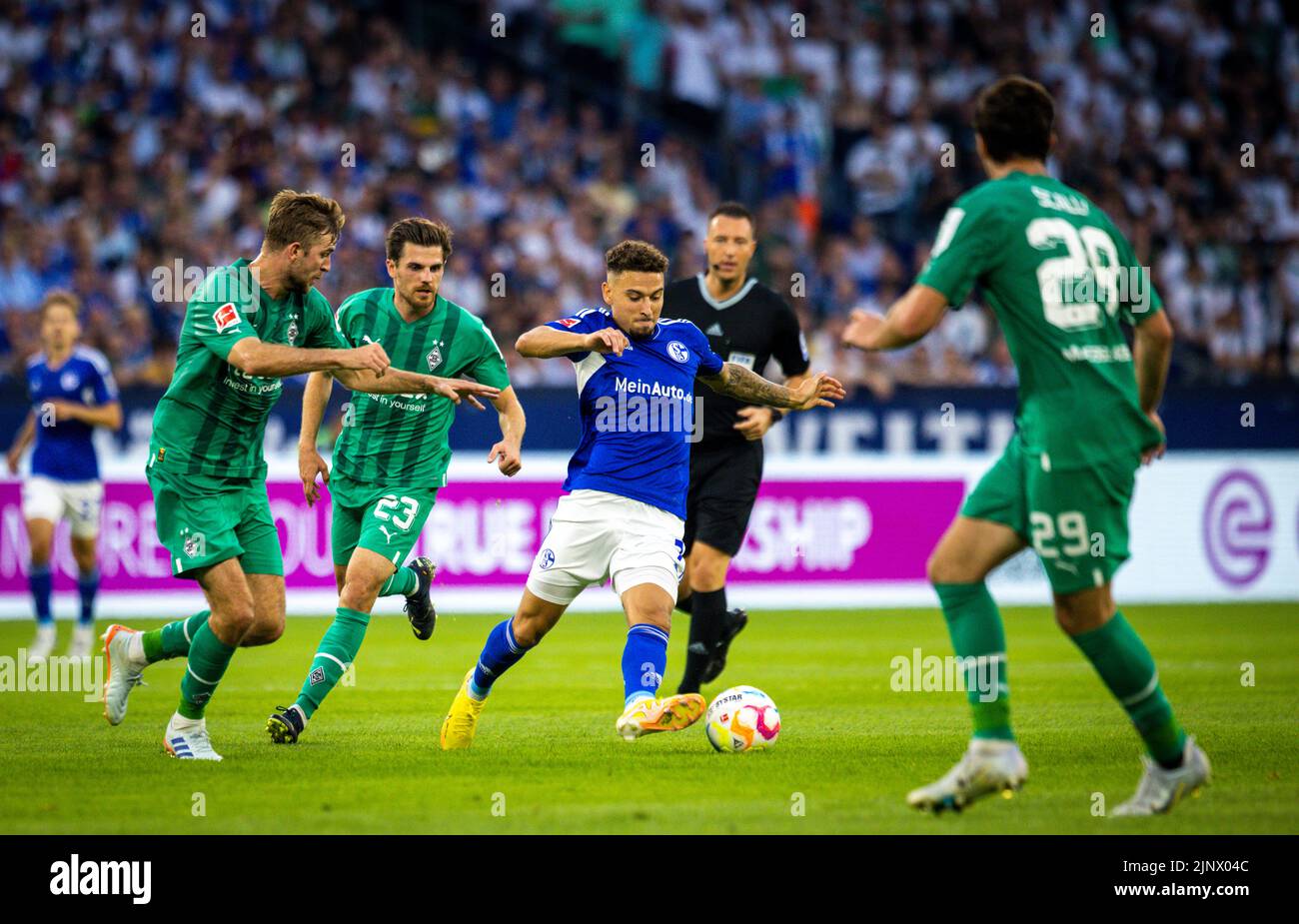Jordan Larsson (S04), Christoph Kramer (BMG), Jonas Hofmann (BMG), Joe ...