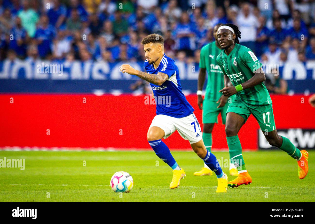 Jordan Larsson (S04), Kouadio Kone (BMG) FC Schalke 04 - Borussia ...
