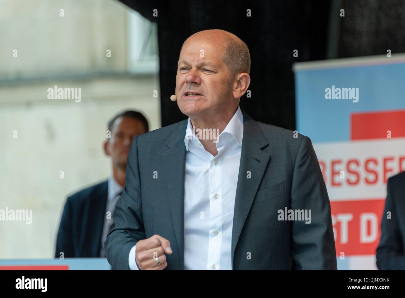 Porträt Des deutschen Bundeskanzlers Olaf Scholz bei einer ...