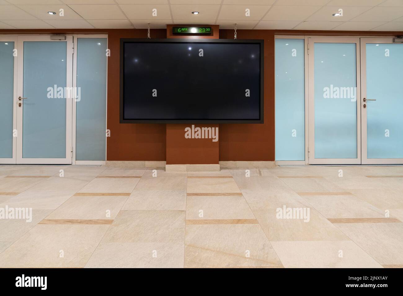 Internal office lighting hi-res stock photography and images - Alamy