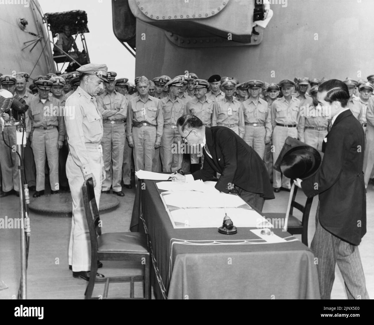 Foreign minister mamoru shigemitsu hi-res stock photography and images ...