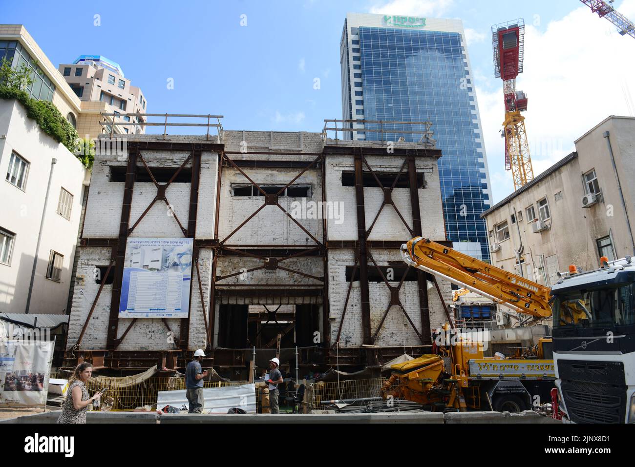 Independence Hall (also called Dizengoff House) under renovation ...