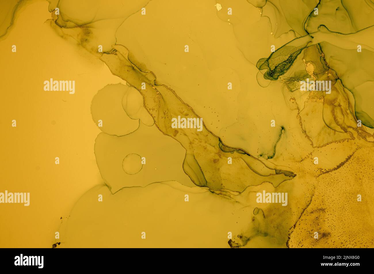 Gold liquid wall hi-res stock photography and images - Alamy