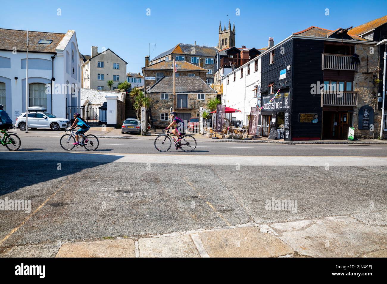 Penzance,Cornwall,13th August 2022,People enjoy the glorious sunshine ...