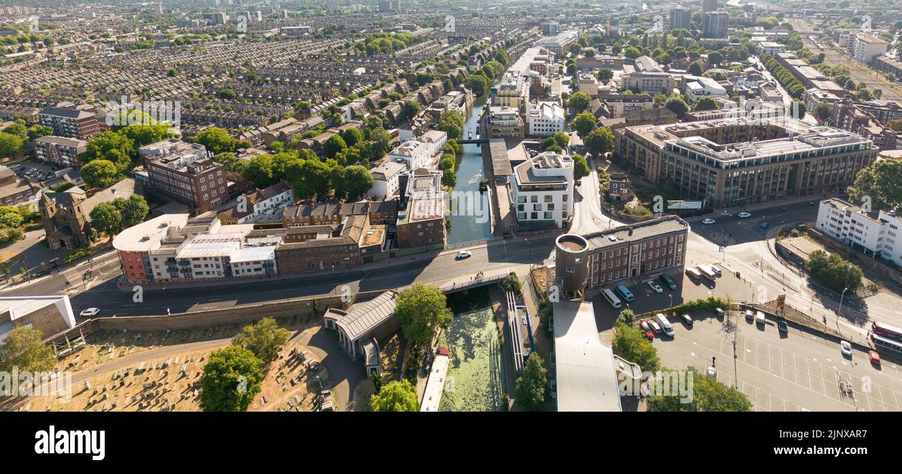 Kensal green canal hi-res stock photography and images - Alamy