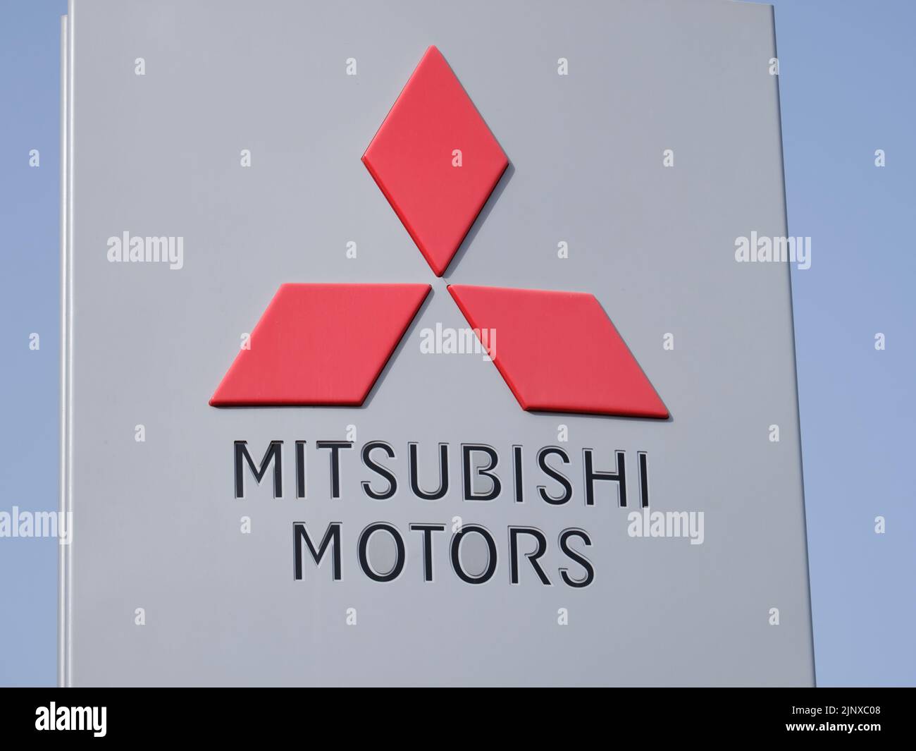 Mitsubishi Motors logo Stock Photo - Alamy