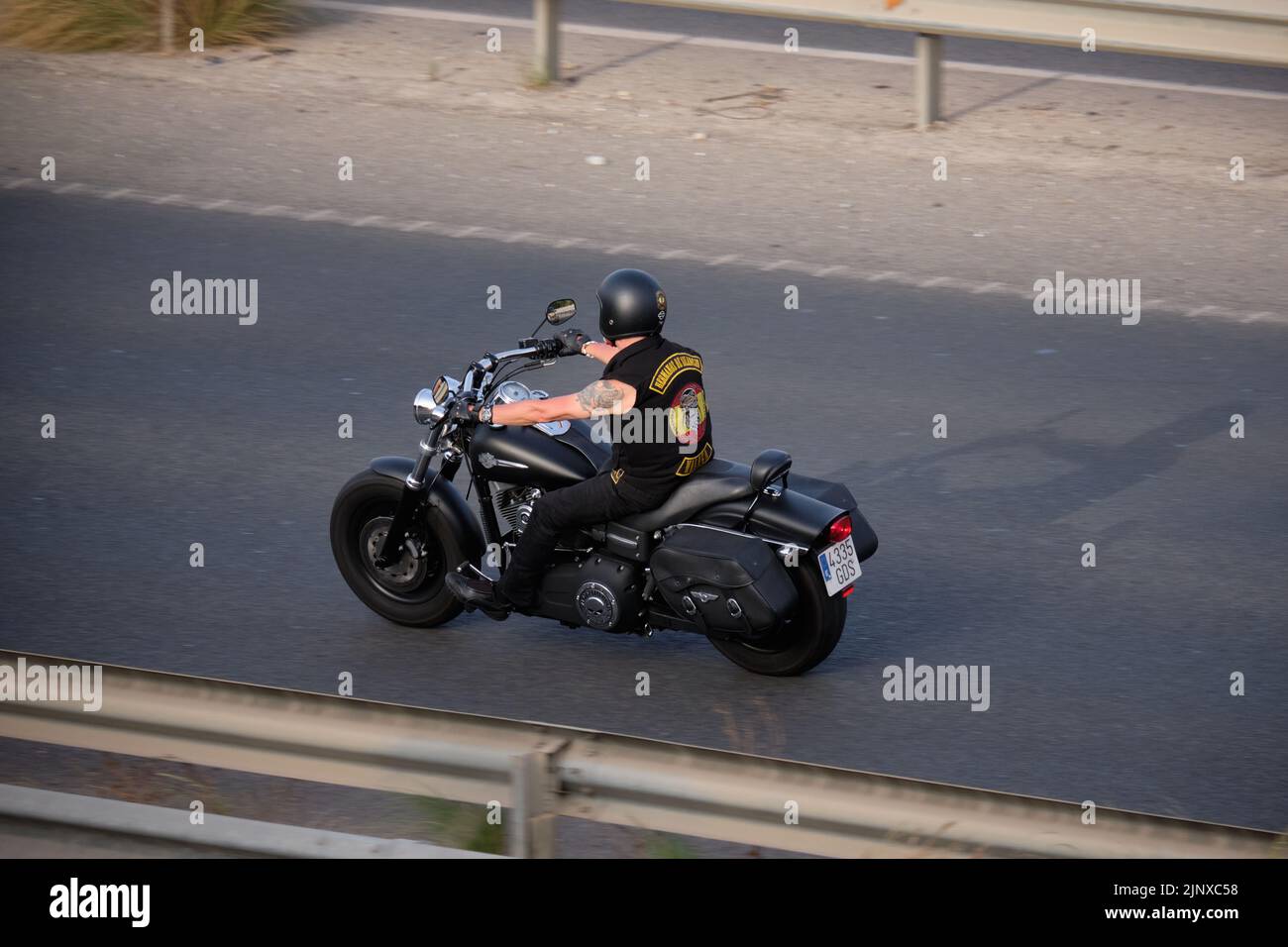 Side view of harley davidson motorcycle hi-res stock photography and ...