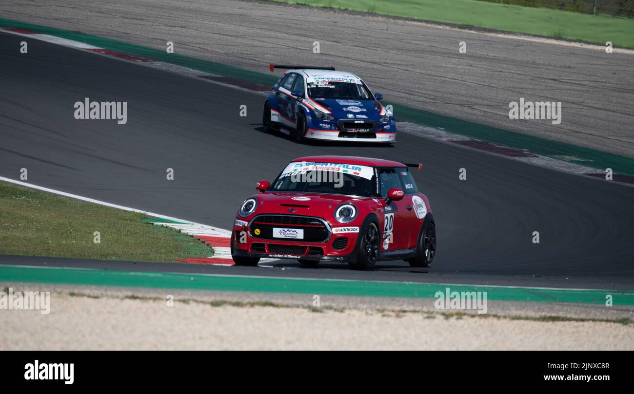 Mini cooper racing car hi-res stock photography and images - Alamy