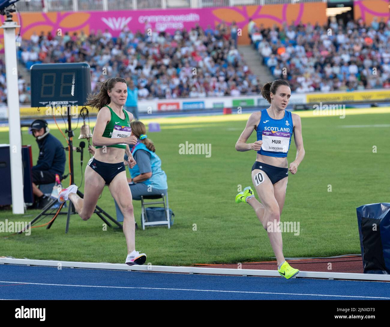 Laura Muir of Scotland and Ciara Mageean of Northern Ireland competing ...