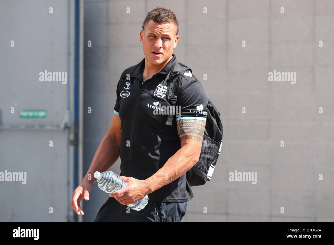Kane Evans #16 of Hull FC arrives at the MKM Stadium Stock Photo - Alamy