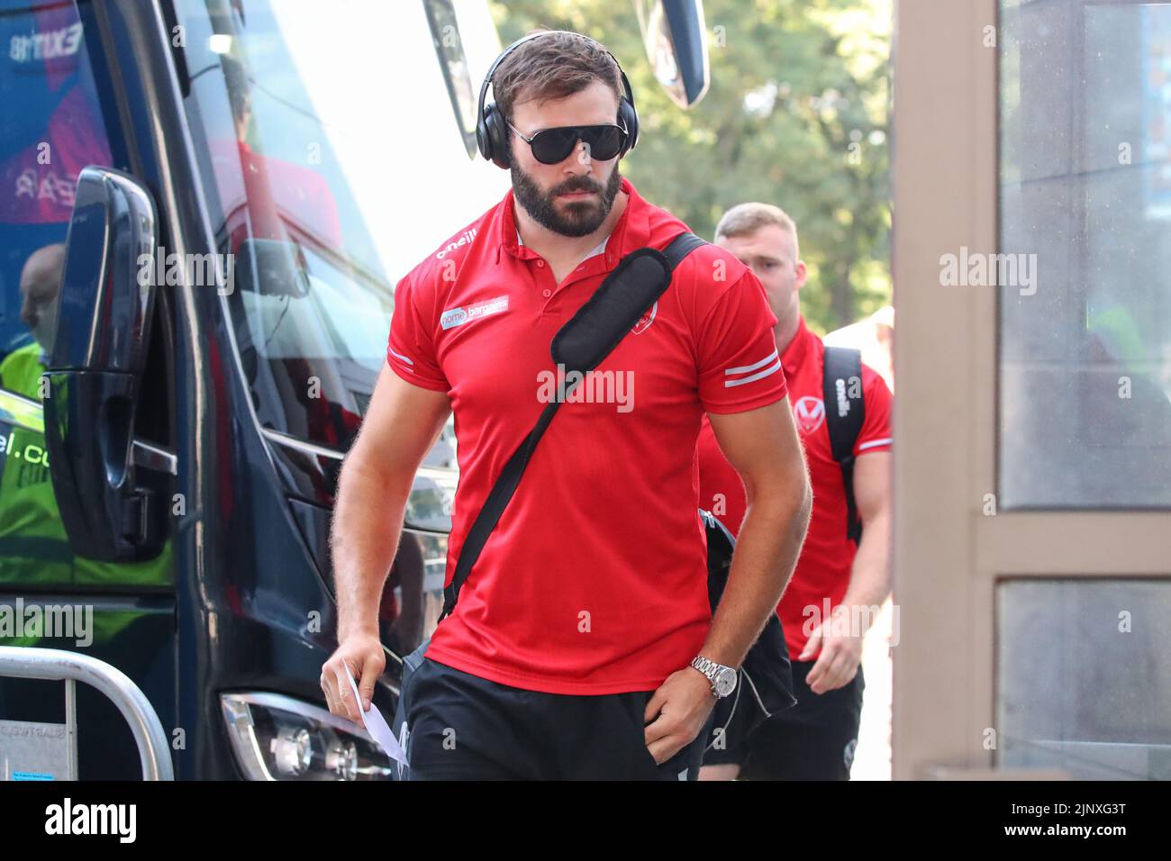 Alex Walmsley #8 of St Helens arrives at the MKM Stadium Stock Photo ...