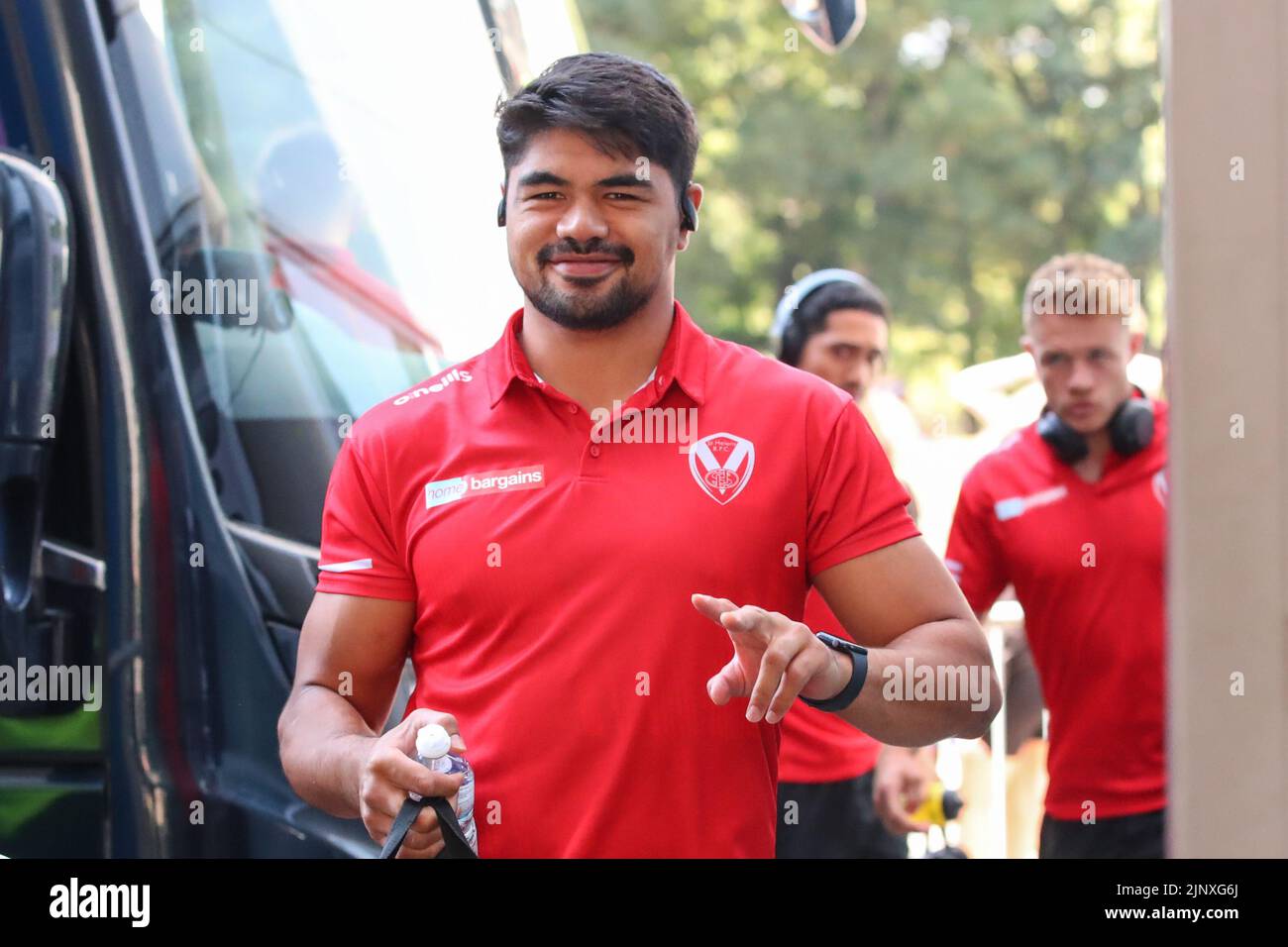 James Bell #20 of St Helens arrives at the MKM Stadium Stock Photo - Alamy