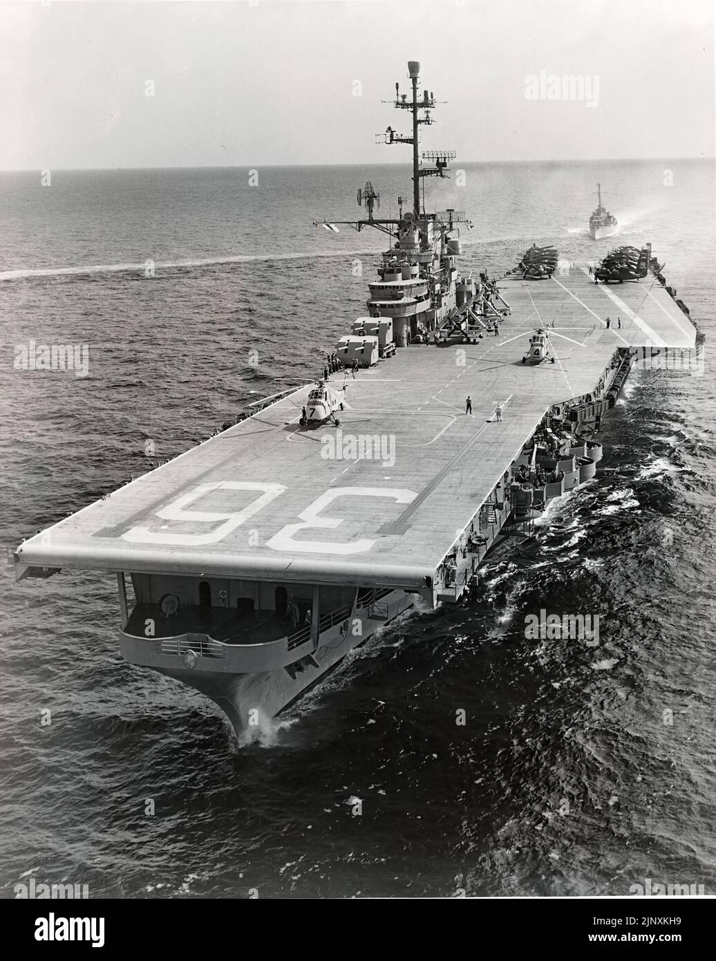 Royal navy shipyard hi-res stock photography and images - Alamy