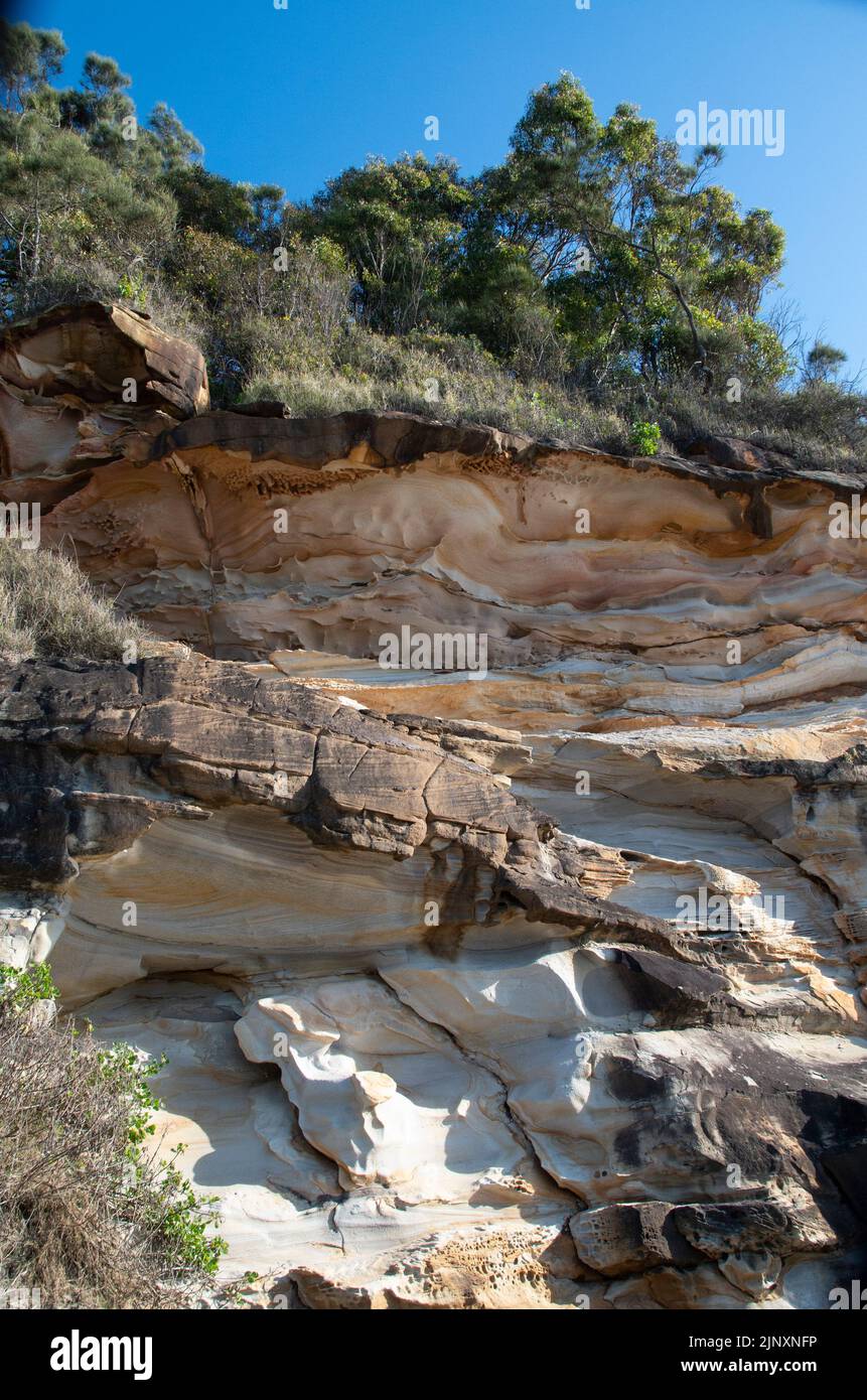 Rock overhang and beach hi-res stock photography and images - Alamy