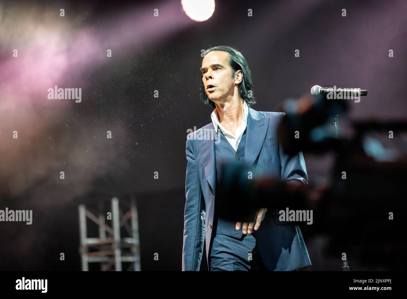 Australian singer songwriter nick cave hi-res stock photography and ...