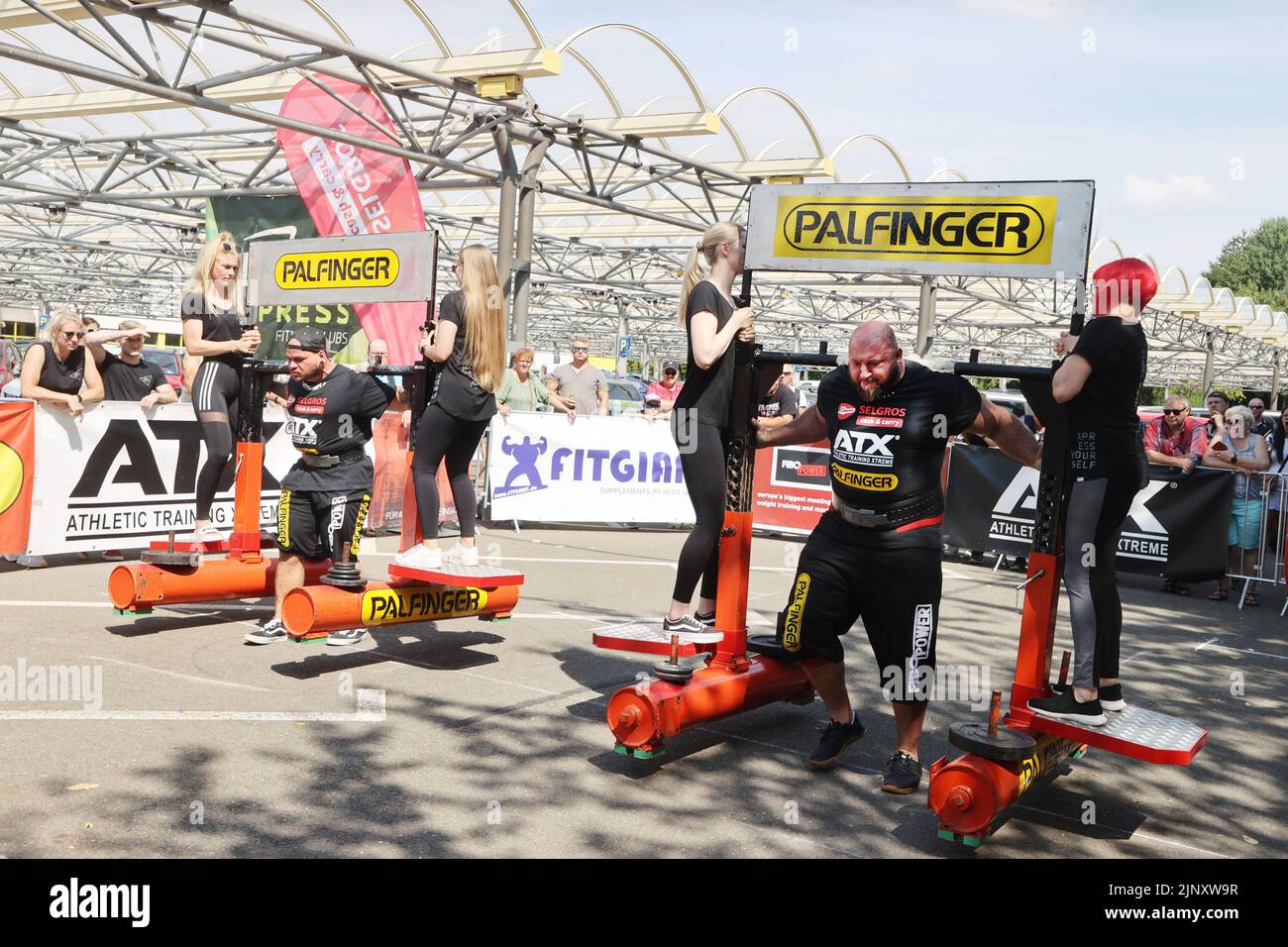 Gera, Germany. 14th Aug, 2022. The winner and thus the strongest man in ...