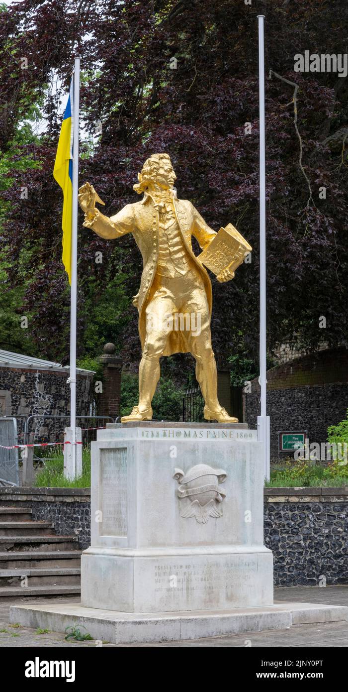 Thomas paine memorial statue hi-res stock photography and images - Alamy