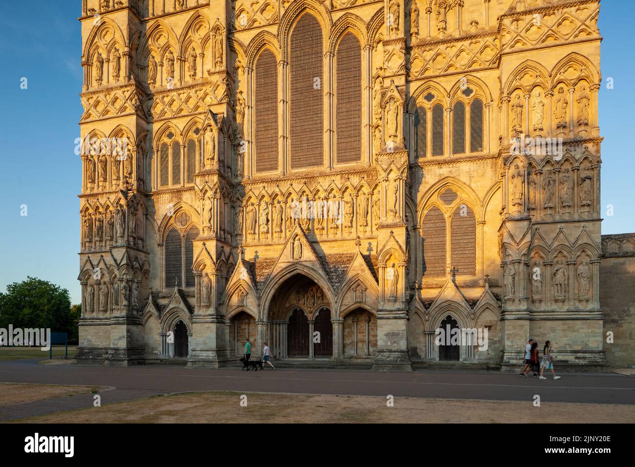 Cathedral sunset exterior hi-res stock photography and images - Alamy