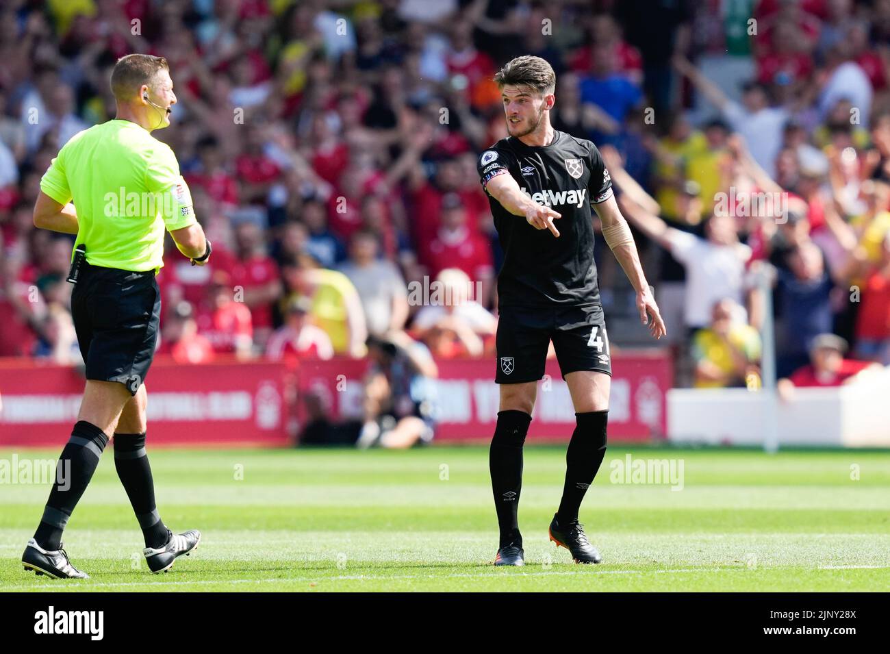 Robert jones referee hi-res stock photography and images - Alamy