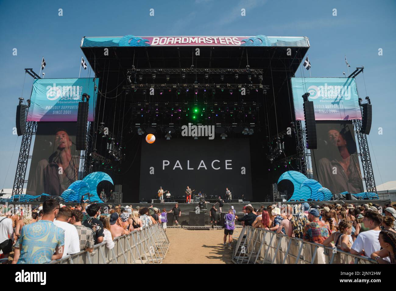 Newquay, Cornwall, UK. 14th August, 2022. Palace performing on main ...