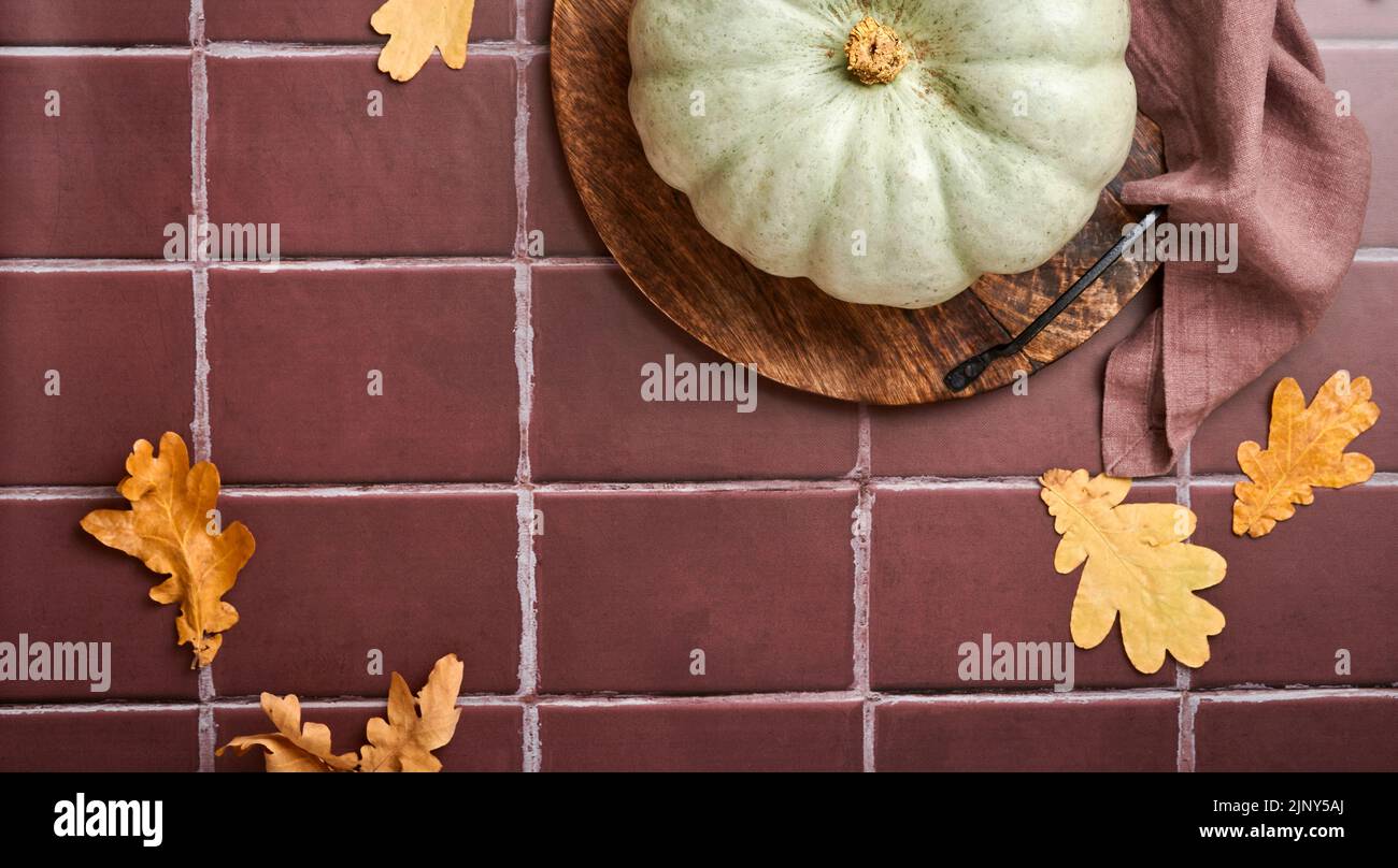 Pumpkin. Autumn food background with cinnamon, nuts and seasonal spices ...