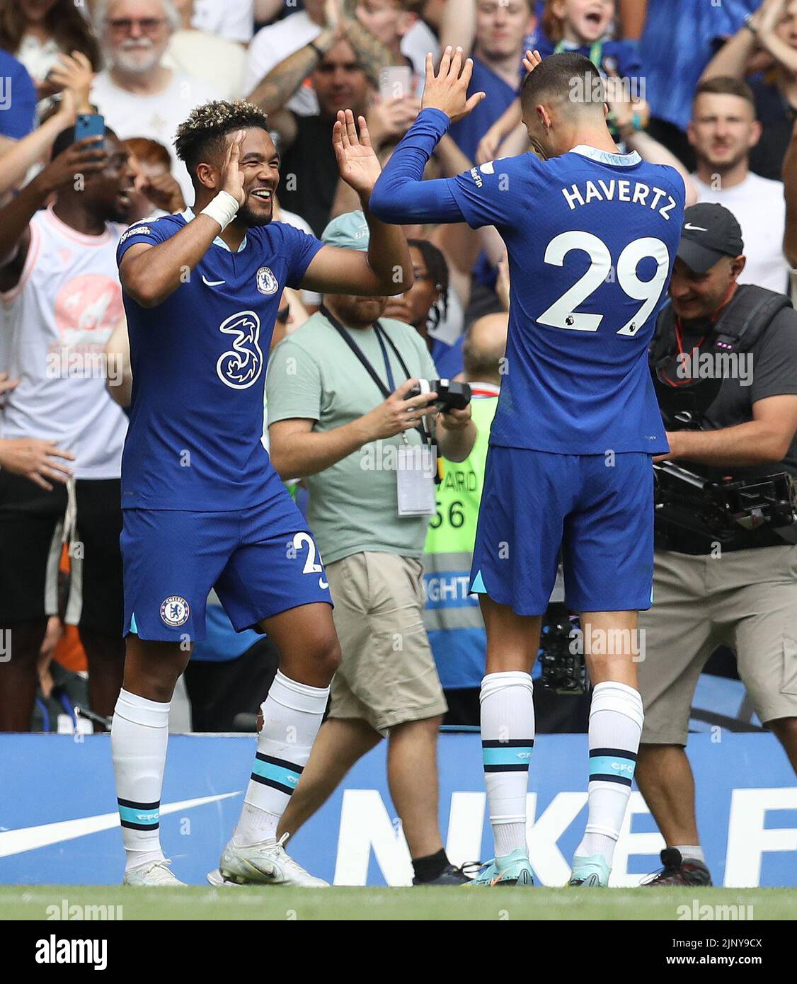 Kai havertz and reece james hi-res stock photography and images - Alamy