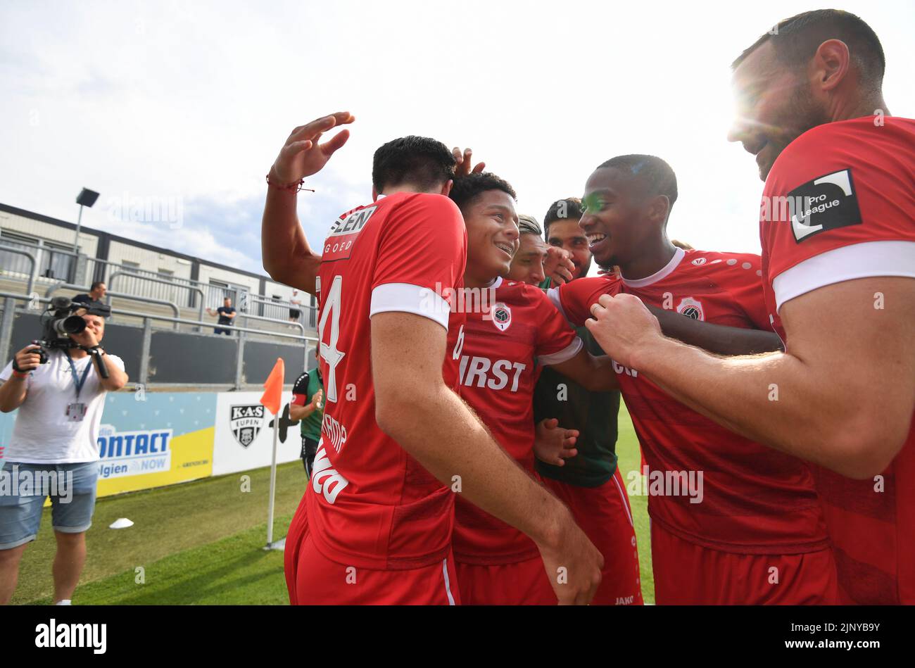 Antwerp's Anthony Valencia celebrates after scoring during a soccer ...