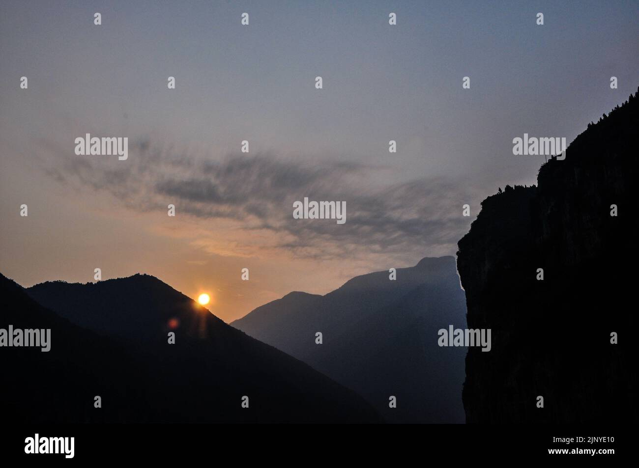 Yangtze River Cruise Stock Photo - Alamy