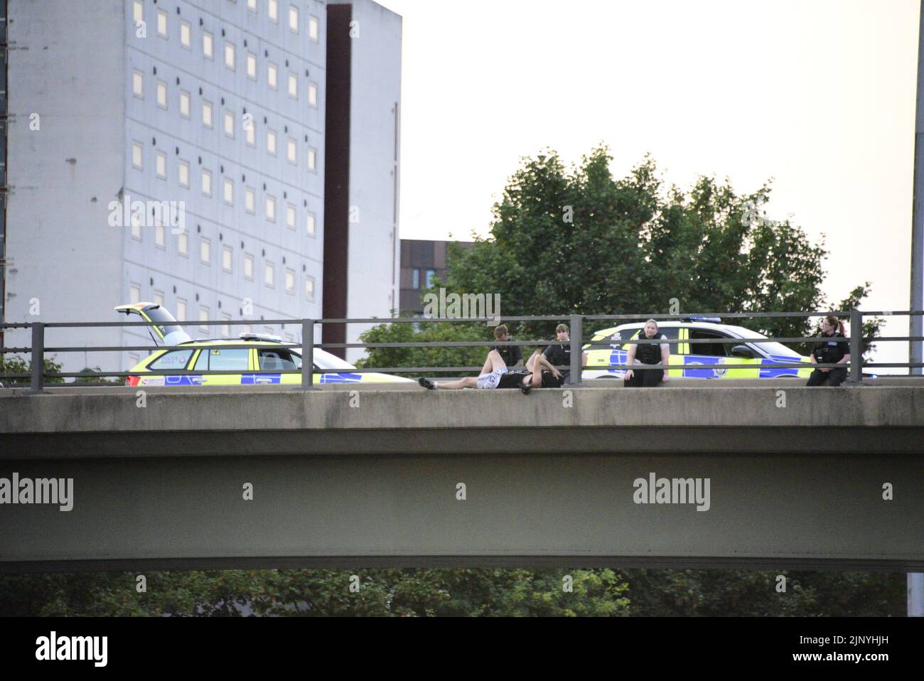London fire bridge officers hi-res stock photography and images - Alamy