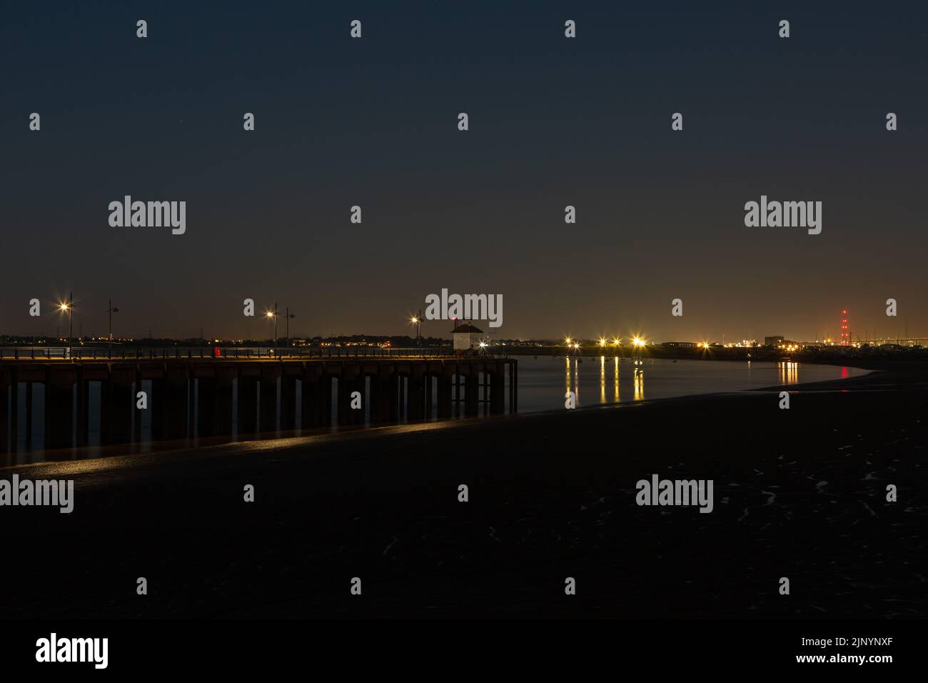 Erith pier hi-res stock photography and images - Alamy
