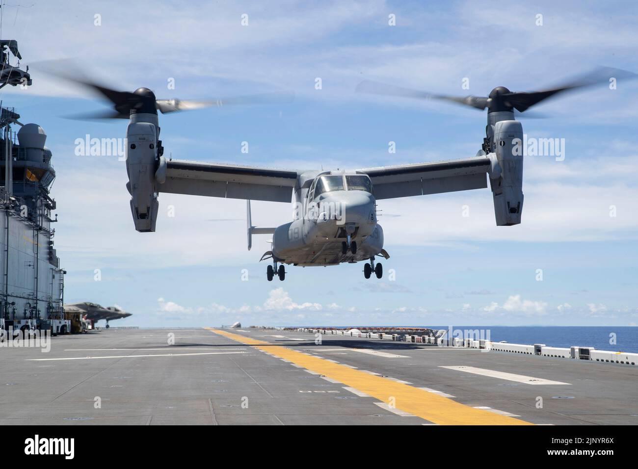 220813-N-XN177-1045 PHILIPPINE SEA (Aug. 13, 2022) – An MV-22 Osprey ...