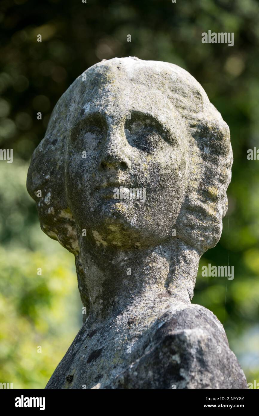 Stone statue face female hi-res stock photography and images - Alamy