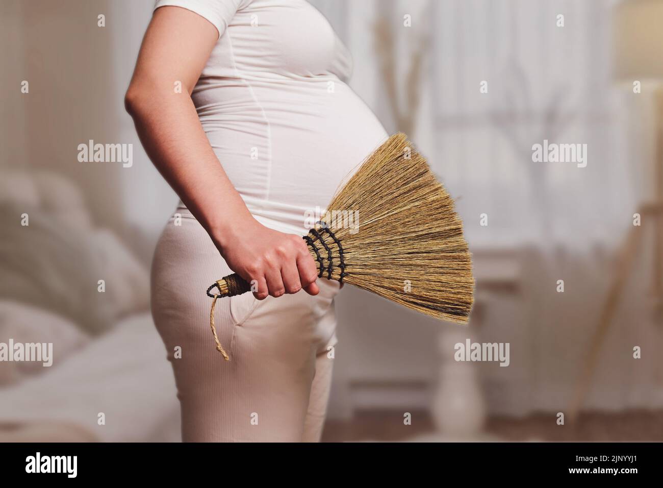 Nesting syndrome in pregnant women. Nesting instinct during pregnancy ...