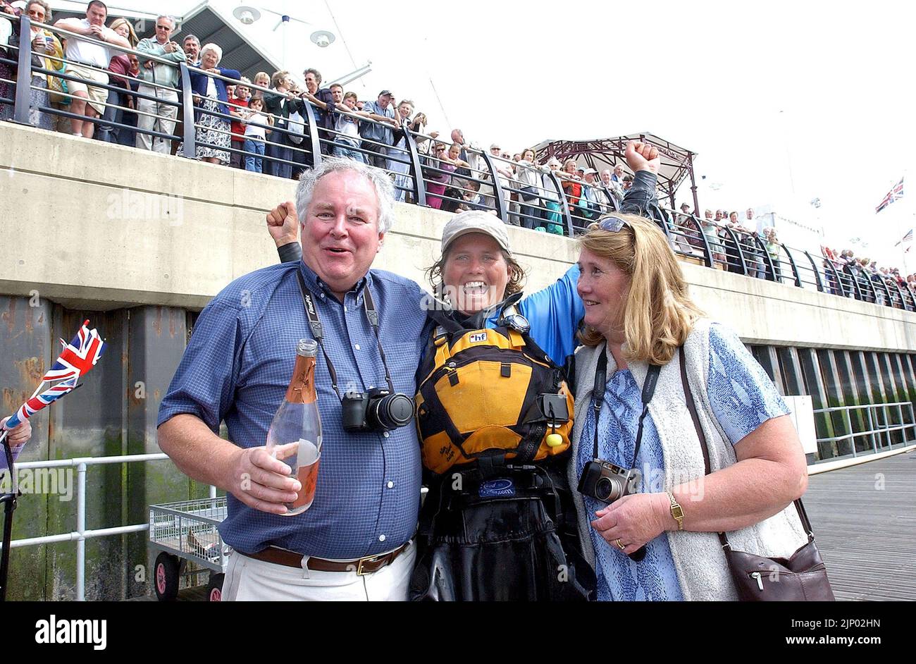 ROUND BRITAIN KAYAKER FIONA WHITBREAD WITH HER PARENTS JOHN AND HEATHER AFTER COMPLETING HER ...