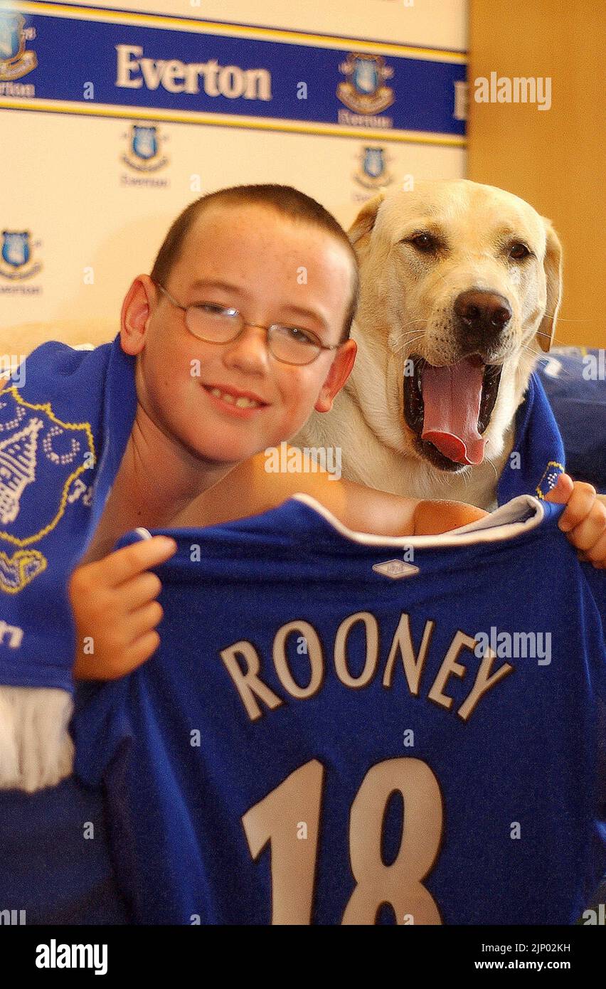 9 YEAR OLD EVERTON FAN ALEX WHEELAN AND HIS DOG ROONEY CAN'T BELIEVE ...