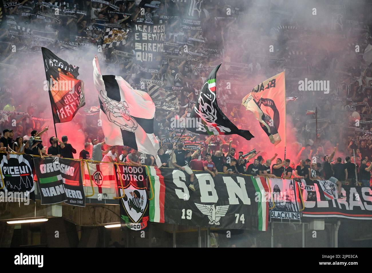 Curva b hi-res stock photography and images - Alamy