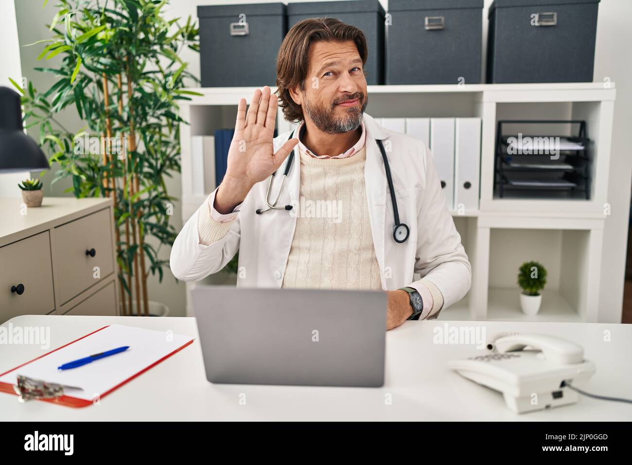 Doctor stethoscope saying hand gesture hi-res stock photography and ...