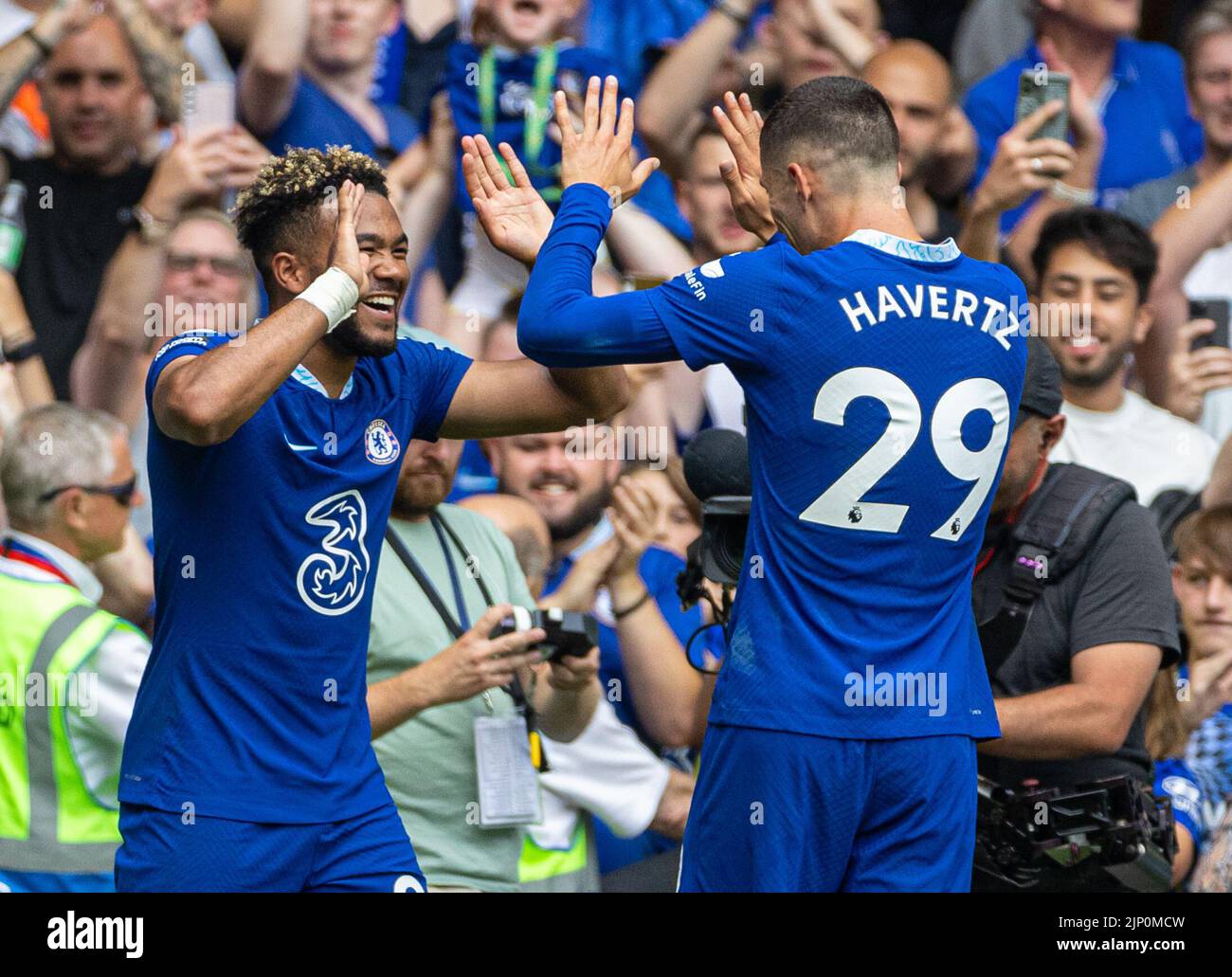Kai havertz chelsea celebrates hi-res stock photography and images - Alamy