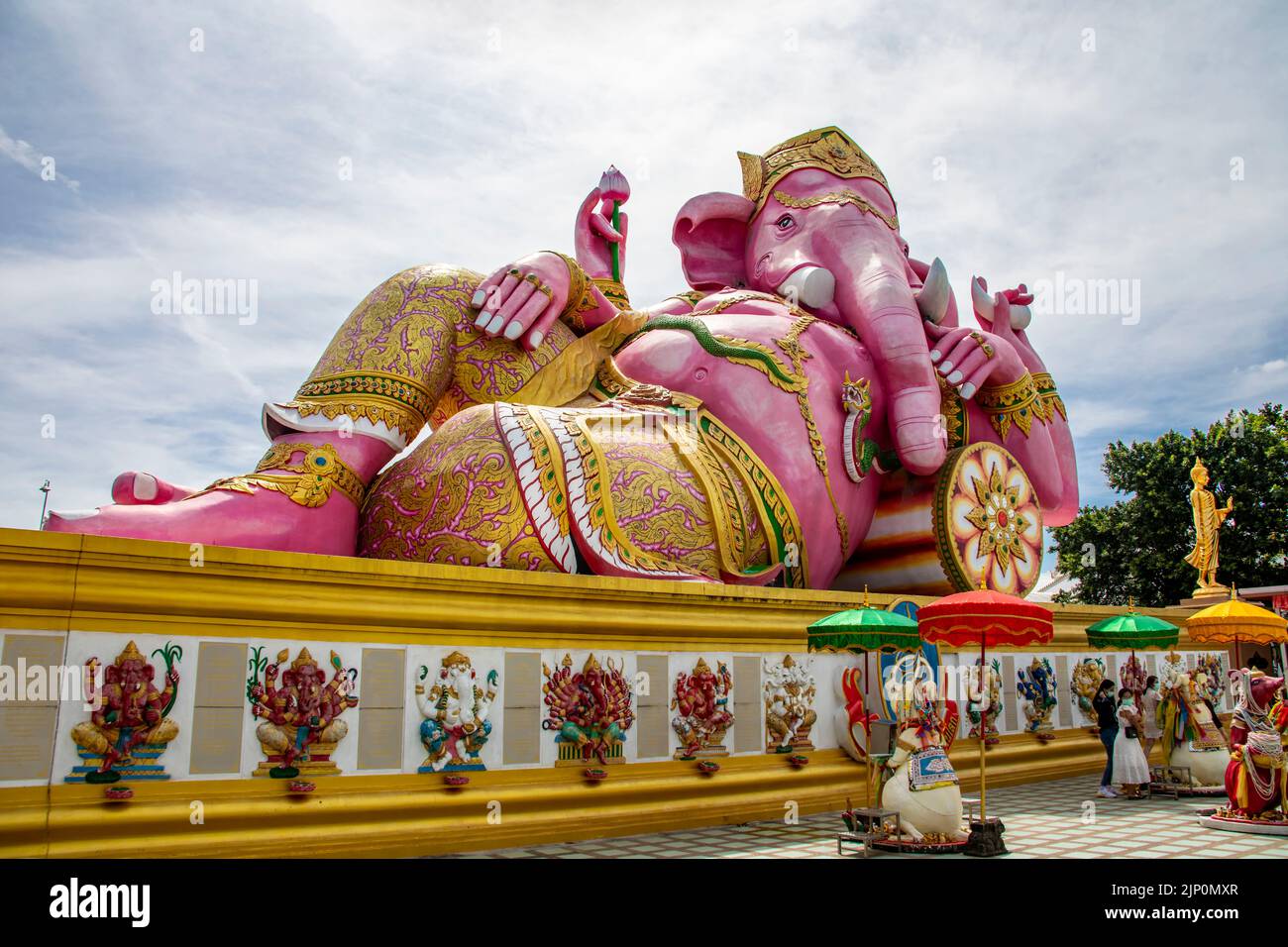 Wat Saman Rattanaram Chachoengsao Thailand is famous for gigantic image ...