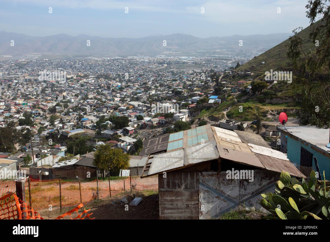 Poor neighborhood california hi-res stock photography and images - Alamy