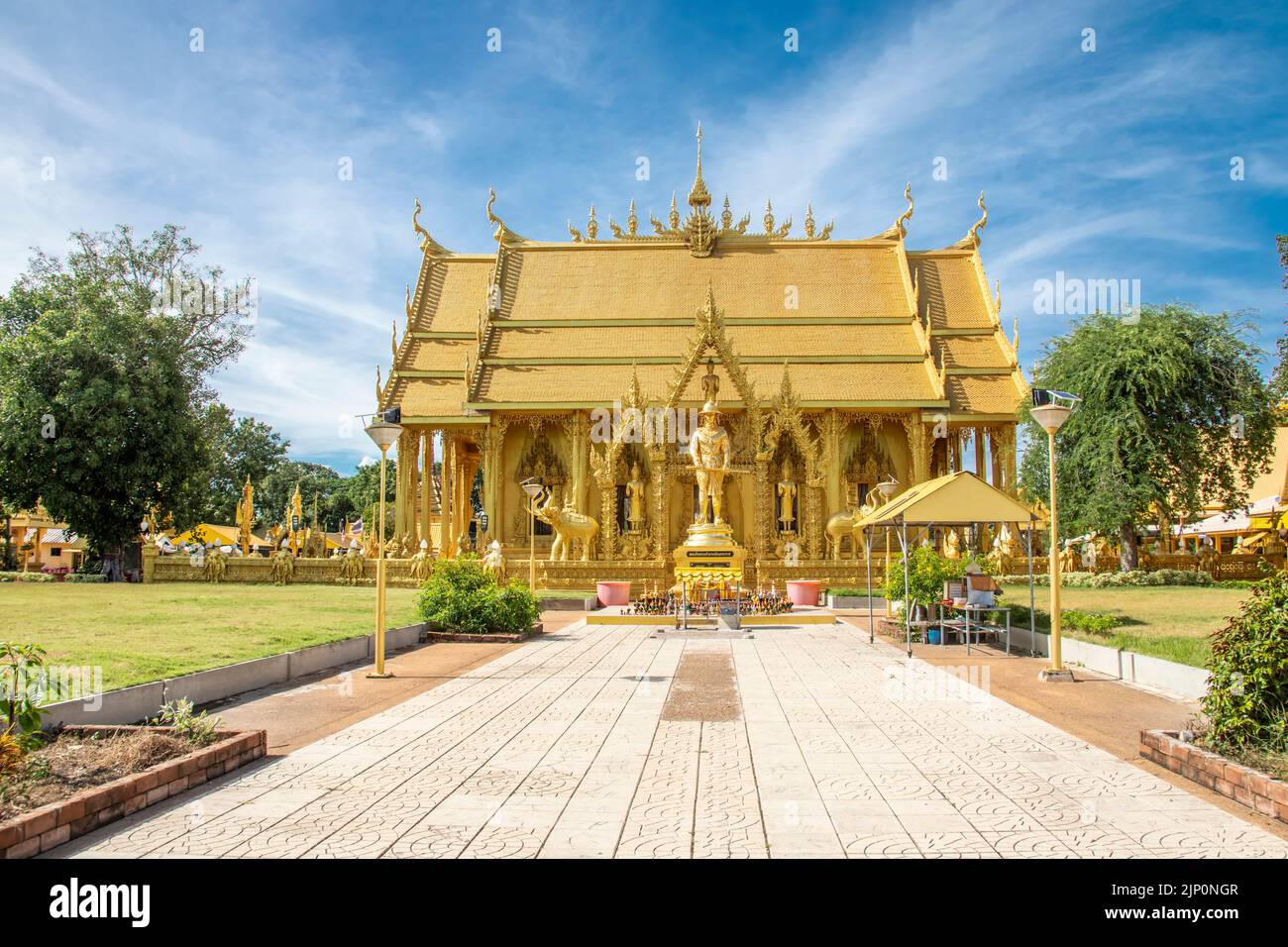 King Taksin great statue in front of Wat Pak Nam Jolo in Chachoengsao ...