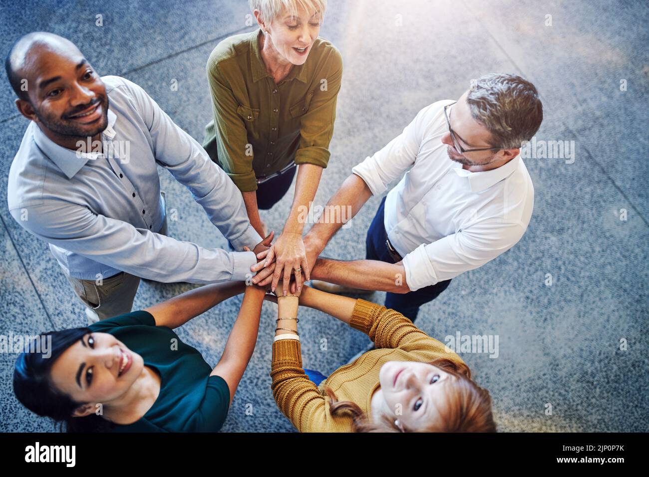 Teamwork and unity hi-res stock photography and images - Alamy