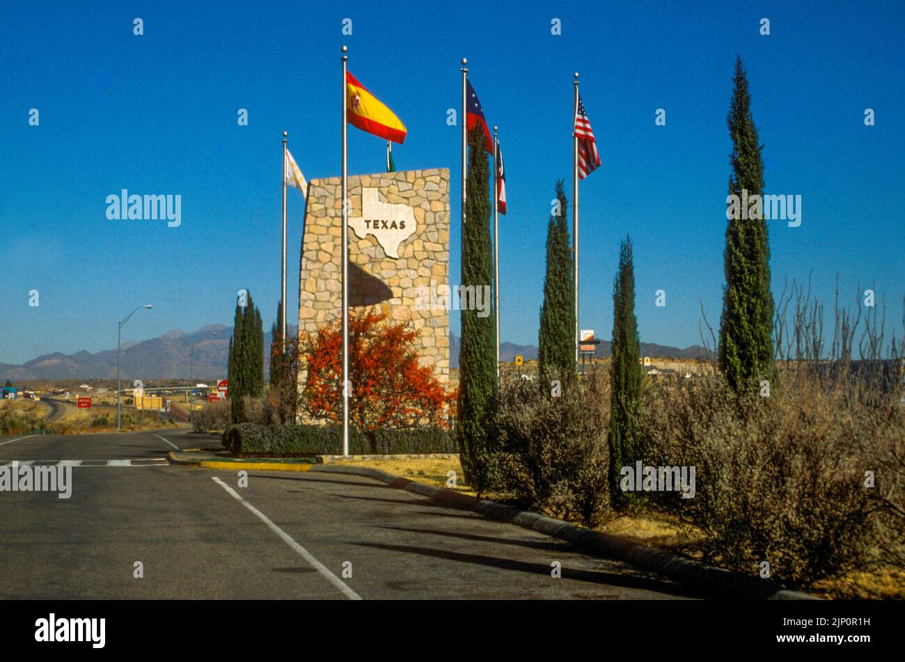 Entering mexico from usa hi-res stock photography and images - Alamy
