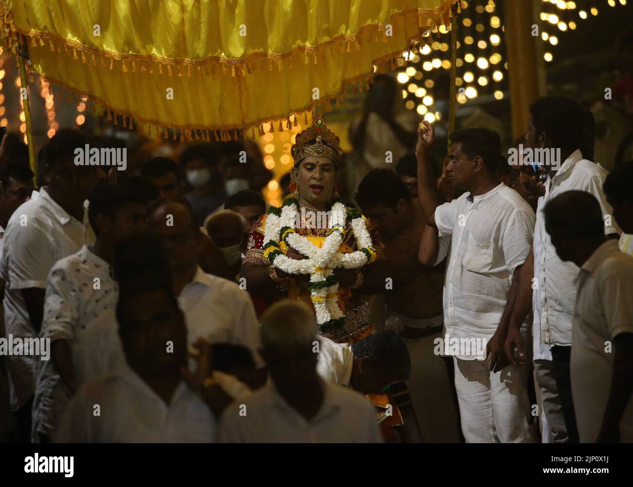 Colombo, Sri Lanka. 14th Aug, 2022. A Sri Lankan traditional dancer ...