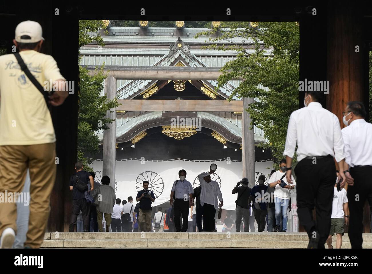 People visit Tokyo's Yasukuni shrine, seen by China and South Korea as ...