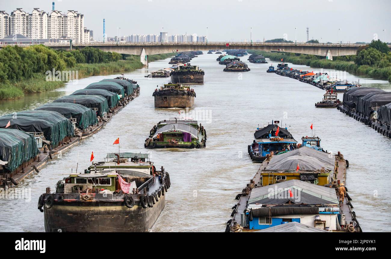 China ships grand canal hi-res stock photography and images - Alamy