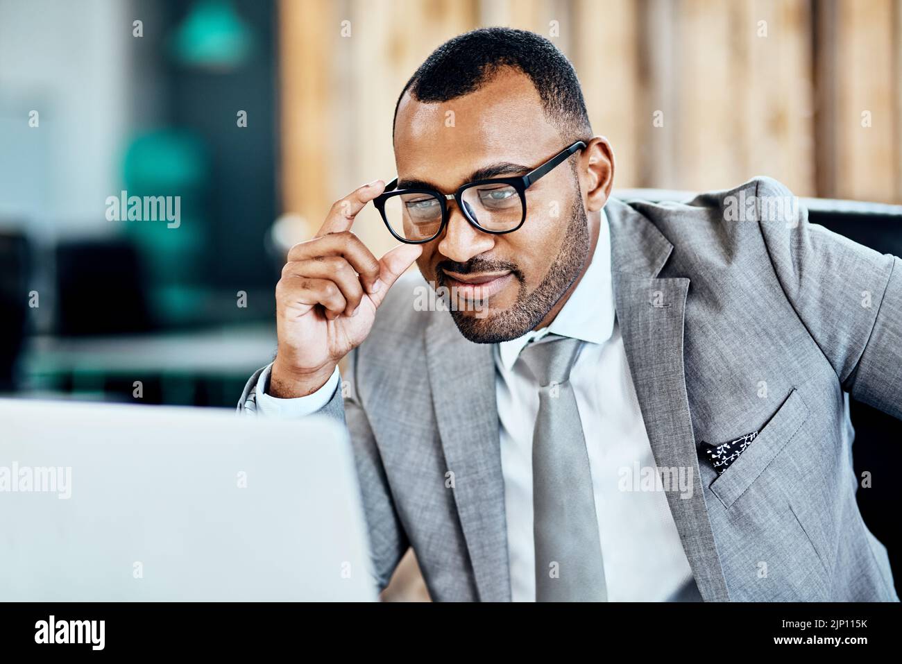 Smirking person hi-res stock photography and images - Alamy